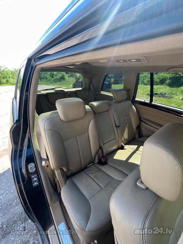 Black Mercedes-Benz GL-Class 2007 in Tallinn, with an engine capacity of 3.00 L and mileage of 350 thousand km for 5990 €, photo 6 on AUTOMOTO.COM.LV
