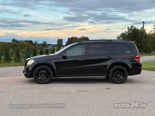 Black Mercedes-Benz GL-Class 2007 in Riga, with an engine capacity of 3.00 L and mileage of 345 thousand km for 9800 €, photo 7 on AUTOMOTO.COM.LV