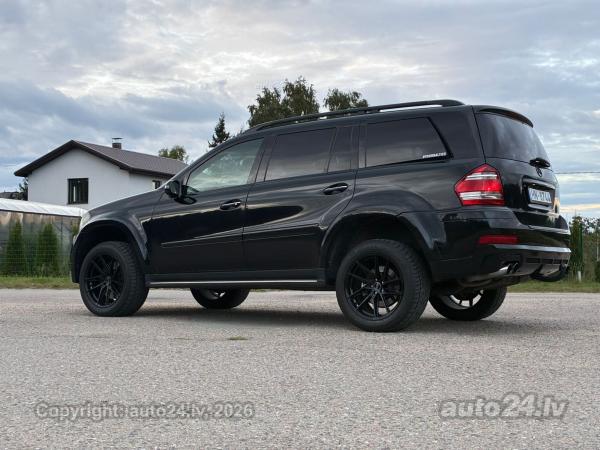 Black Mercedes-Benz GL-Class 2007 in Riga, with an engine capacity of 3.00 L and mileage of 345 thousand km for 9800 €, photo 8 on AUTOMOTO.COM.LV
