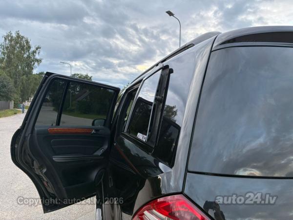 Black Mercedes-Benz GL-Class 2007 in Riga, with an engine capacity of 3.00 L and mileage of 345 thousand km for 9800 €, photo 11 on AUTOMOTO.COM.LV