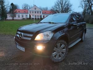 Melns Mercedes-Benz GL-Class 2008 Tallina, ar dzinēja tilpumu 4.00 L un nobraukumu 328 tūkst. km par 7500 €, foto  vietnē AUTOMOTO.COM.LV