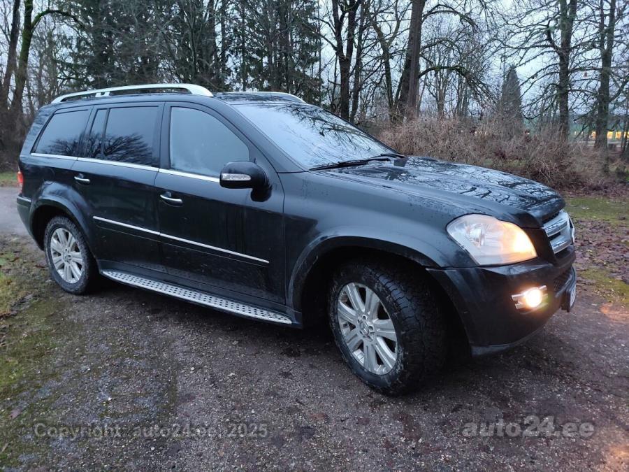Melns Mercedes-Benz GL-Class 2008 Tallina, ar dzinēja tilpumu 4.00 L un nobraukumu 328 tūkst. km par 7500 €, foto 3 vietnē AUTOMOTO.COM.LV