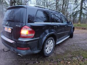 Melns Mercedes-Benz GL-Class 2008 Tallina, ar dzinēja tilpumu 4.00 L un nobraukumu 328 tūkst. km par 7500 €, foto 5 vietnē AUTOMOTO.COM.LV