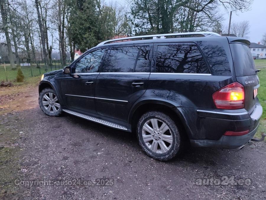 Melns Mercedes-Benz GL-Class 2008 Tallina, ar dzinēja tilpumu 4.00 L un nobraukumu 328 tūkst. km par 7500 €, foto 6 vietnē AUTOMOTO.COM.LV
