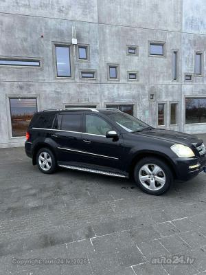 Melns Mercedes-Benz GL-Class 2011 Tallina, ar dzinēja tilpumu 4.00 L un nobraukumu 321 tūkst. km par 14999 €, foto 3 vietnē AUTOMOTO.COM.LV