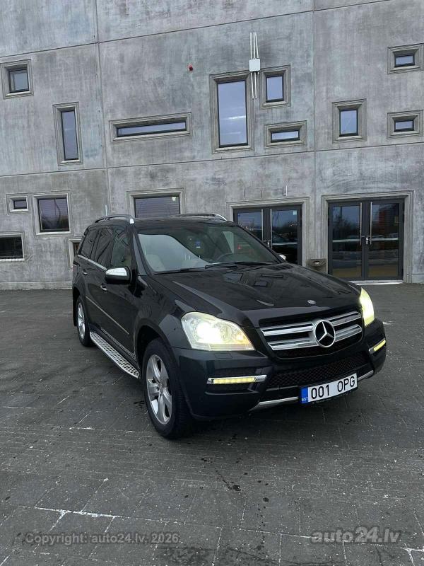 Melns Mercedes-Benz GL-Class 2011 Tallina, ar dzinēja tilpumu 4.00 L un nobraukumu 321 tūkst. km par 14999 €, foto 4 vietnē AUTOMOTO.COM.LV