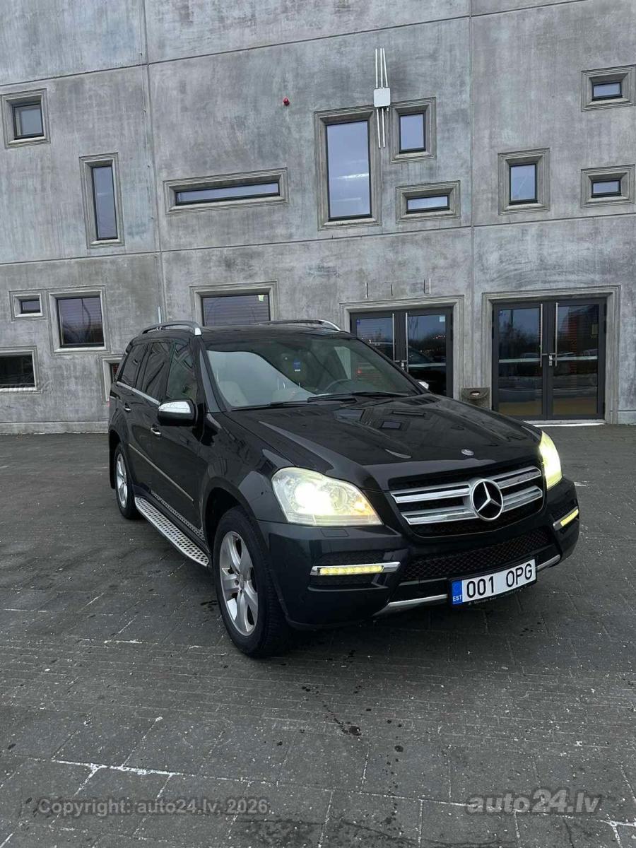 Melns Mercedes-Benz GL-Class 2011 Tallina, ar dzinēja tilpumu 4.00 L un nobraukumu 321 tūkst. km par 14999 €, foto 4 vietnē AUTOMOTO.COM.LV