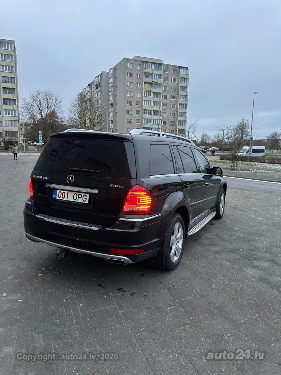 Melns Mercedes-Benz GL-Class 2011 Tallina, ar dzinēja tilpumu 4.00 L un nobraukumu 321 tūkst. km par 14999 €, foto 7 vietnē AUTOMOTO.COM.LV