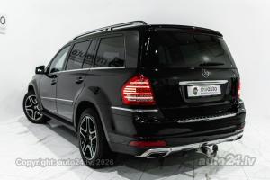 Black Mercedes-Benz GL-Class 2011 in Tallinn, with an engine capacity of 4.00 L and mileage of 272 thousand km for 16990 €, photo 7 on AUTOMOTO.COM.LV