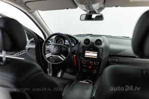 Black Mercedes-Benz GL-Class 2011 in Tallinn, with an engine capacity of 4.00 L and mileage of 272 thousand km for 16990 €, photo 15 on AUTOMOTO.COM.LV