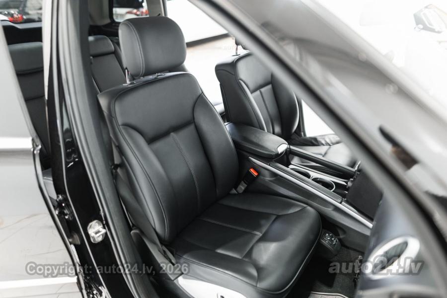 Black Mercedes-Benz GL-Class 2011 in Tallinn, with an engine capacity of 4.00 L and mileage of 272 thousand km for 16990 €, photo 17 on AUTOMOTO.COM.LV