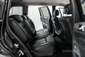 Black Mercedes-Benz GL-Class 2011 in Tallinn, with an engine capacity of 4.00 L and mileage of 272 thousand km for 16990 €, photo 18 on AUTOMOTO.COM.LV