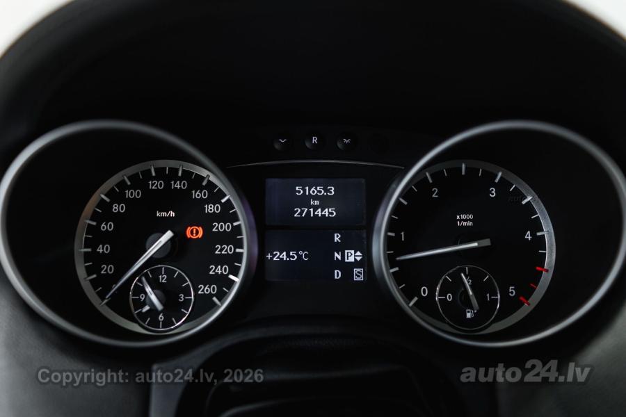 Black Mercedes-Benz GL-Class 2011 in Tallinn, with an engine capacity of 4.00 L and mileage of 272 thousand km for 16990 €, photo 31 on AUTOMOTO.COM.LV
