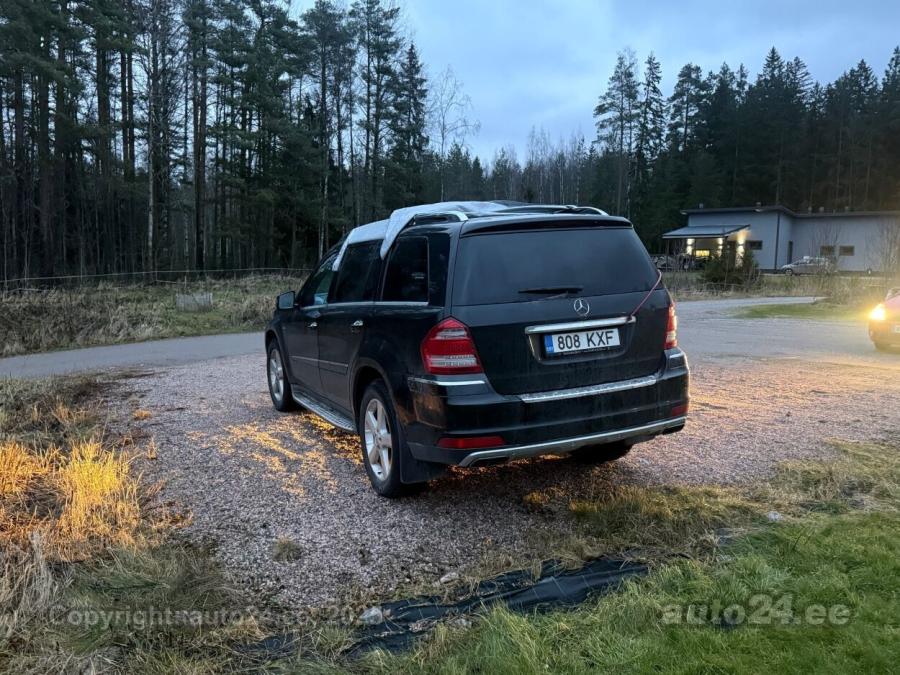 Melns Mercedes-Benz GL-Class 2012 Tallina, ar dzinēja tilpumu 3.00 L un nobraukumu 385 tūkst. km par 6000 €, foto 3 vietnē AUTOMOTO.COM.LV