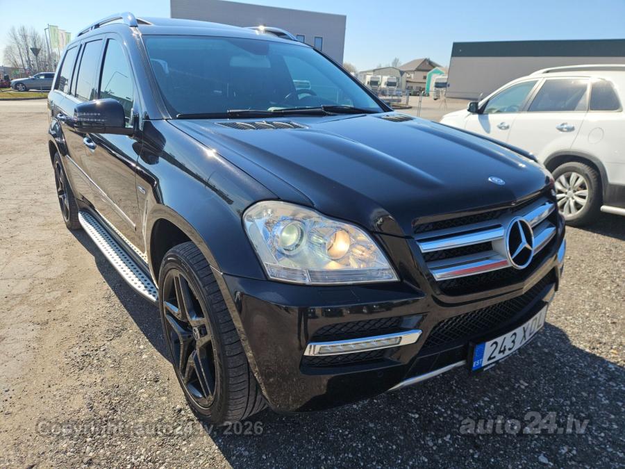 Black Mercedes-Benz GL-Class 2012 in Tartu, with an engine capacity of 3.00 L and mileage of 323 thousand km for 13790 €, photo 3 on AUTOMOTO.COM.LV