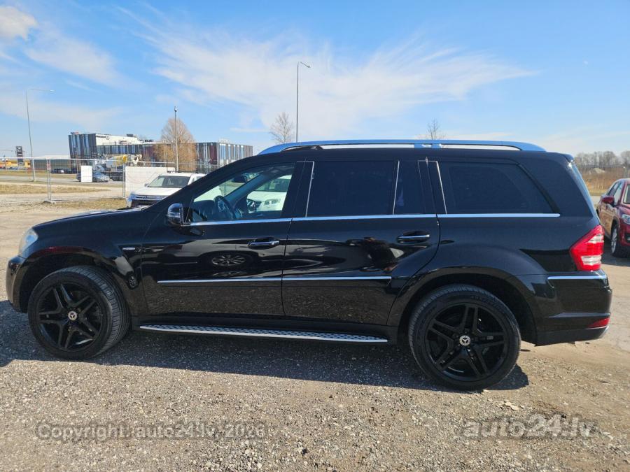Black Mercedes-Benz GL-Class 2012 in Tartu, with an engine capacity of 3.00 L and mileage of 323 thousand km for 13790 €, photo 7 on AUTOMOTO.COM.LV