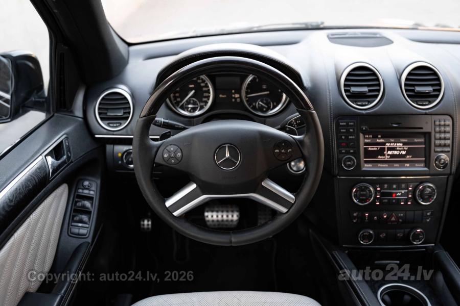 Melns Mercedes-Benz GL-Class 2012 Tallina, ar dzinēja tilpumu 3.00 L un nobraukumu 399 tūkst. km par 10900 €, foto 16 vietnē AUTOMOTO.COM.LV