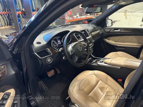 Melns Mercedes-Benz GL-Class 2013 Tartu, ar dzinēja tilpumu 0.00 L un nobraukumu 229 tūkst. km par 20500 €, foto 5 vietnē AUTOMOTO.COM.LV