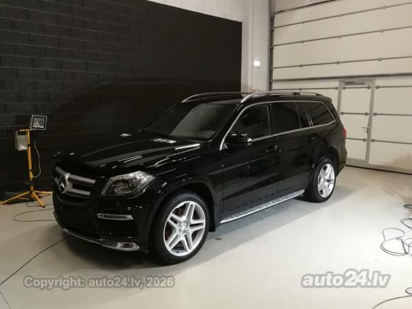 Melns Mercedes-Benz GL-Class 2013 Tallina, ar dzinēja tilpumu 3.00 L un nobraukumu 320 tūkst. km par 20000 €, foto 3 vietnē AUTOMOTO.COM.LV