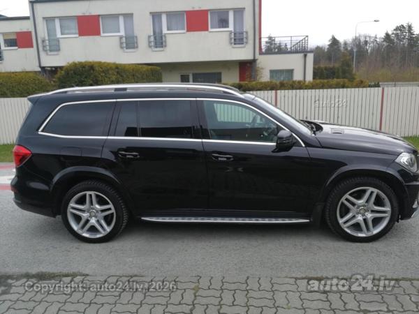 Melns Mercedes-Benz GL-Class 2013 Tallina, ar dzinēja tilpumu 3.00 L un nobraukumu 320 tūkst. km par 20000 €, foto 6 vietnē AUTOMOTO.COM.LV