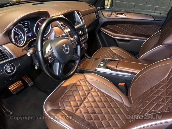 Melns Mercedes-Benz GL-Class 2013 Tallina, ar dzinēja tilpumu 3.00 L un nobraukumu 320 tūkst. km par 20000 €, foto 7 vietnē AUTOMOTO.COM.LV