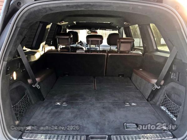 Melns Mercedes-Benz GL-Class 2013 Tallina, ar dzinēja tilpumu 3.00 L un nobraukumu 320 tūkst. km par 20000 €, foto 9 vietnē AUTOMOTO.COM.LV