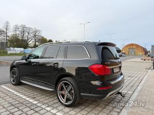 Black Mercedes-Benz GL-Class 2013 in Tallinn, with an engine capacity of 4.70 L and mileage of 235 thousand km for 12500 €, photo 7 on AUTOMOTO.COM.LV