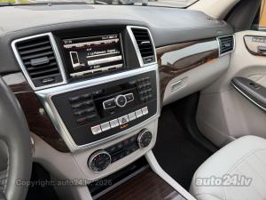 Black Mercedes-Benz GL-Class 2013 in Tallinn, with an engine capacity of 4.70 L and mileage of 235 thousand km for 12500 €, photo 20 on AUTOMOTO.COM.LV