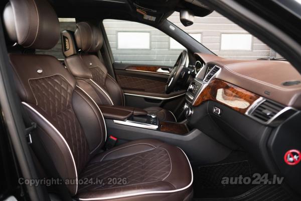 Melns Mercedes-Benz GL-Class 2013 Tallina, ar dzinēja tilpumu 3.00 L un nobraukumu 232 tūkst. km par 25990 €, foto 9 vietnē AUTOMOTO.COM.LV