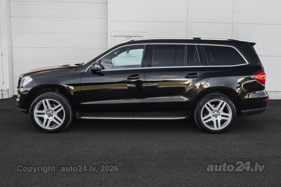 Melns Mercedes-Benz GL-Class 2013 Tallina, ar dzinēja tilpumu 3.00 L un nobraukumu 133 tūkst. km par 25999 €, foto 6 vietnē AUTOMOTO.COM.LV