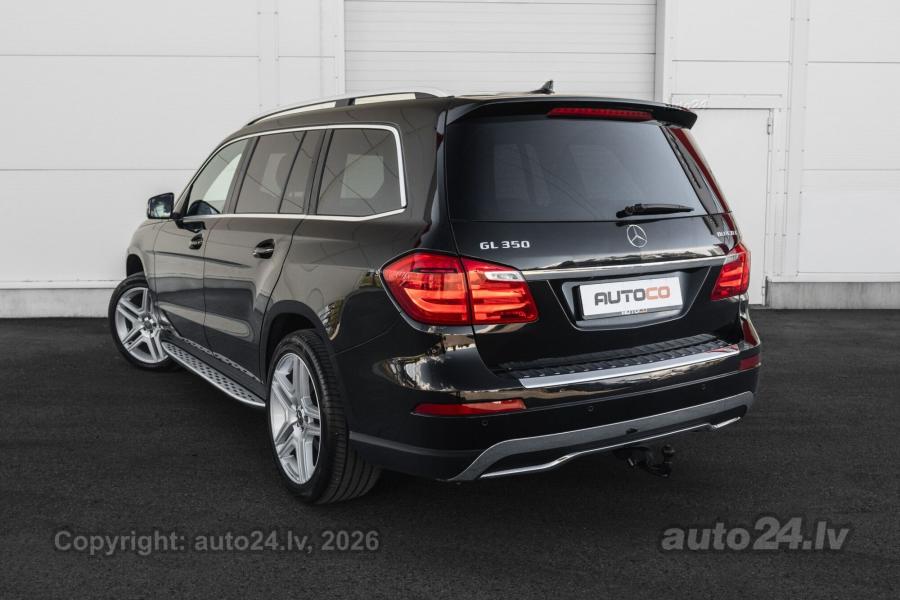 Melns Mercedes-Benz GL-Class 2013 Tallina, ar dzinēja tilpumu 3.00 L un nobraukumu 133 tūkst. km par 25999 €, foto 7 vietnē AUTOMOTO.COM.LV