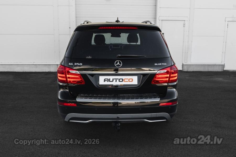 Melns Mercedes-Benz GL-Class 2013 Tallina, ar dzinēja tilpumu 3.00 L un nobraukumu 133 tūkst. km par 25999 €, foto 8 vietnē AUTOMOTO.COM.LV