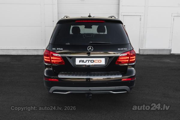 Black Mercedes-Benz GL-Class 2013 in Tallinn, with an engine capacity of 3.00 L and mileage of 133 thousand km for 25999 €, photo 8 on AUTOMOTO.COM.LV