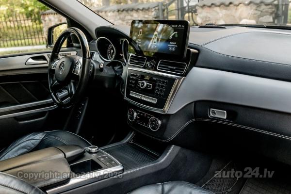 Melns Mercedes-Benz GL-Class 2013 Pērnava, ar dzinēja tilpumu 3.00 L un nobraukumu 318 tūkst. km par 22400 €, foto 10 vietnē AUTOMOTO.COM.LV
