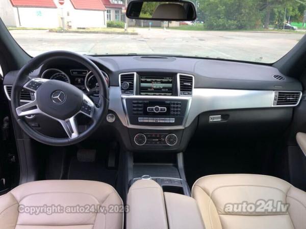 Melns Mercedes-Benz GL-Class 2014 Tallina, ar dzinēja tilpumu 3.00 L un nobraukumu 330 tūkst. km par 21900 €, foto 4 vietnē AUTOMOTO.COM.LV