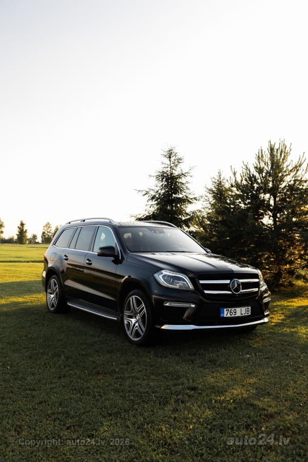 Melns Mercedes-Benz GL-Class 2014 Tallina, ar dzinēja tilpumu 3.00 L un nobraukumu 257 tūkst. km par 25000 €, foto 3 vietnē AUTOMOTO.COM.LV