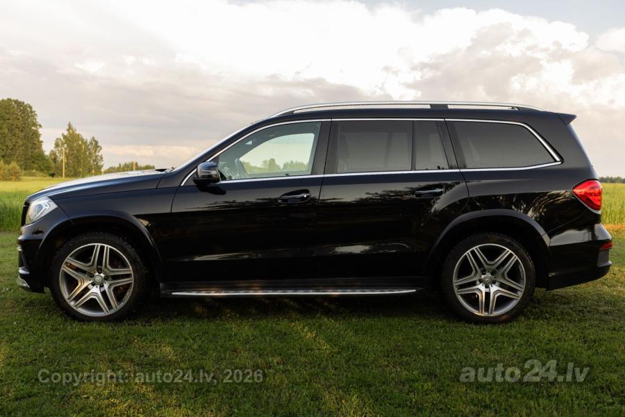 Black Mercedes-Benz GL-Class 2014 in Tallinn, with an engine capacity of 3.00 L and mileage of 257 thousand km for 25000 €, photo 6 on AUTOMOTO.COM.LV