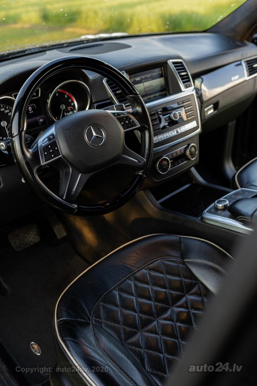 Black Mercedes-Benz GL-Class 2014 in Tallinn, with an engine capacity of 3.00 L and mileage of 257 thousand km for 25000 €, photo 7 on AUTOMOTO.COM.LV