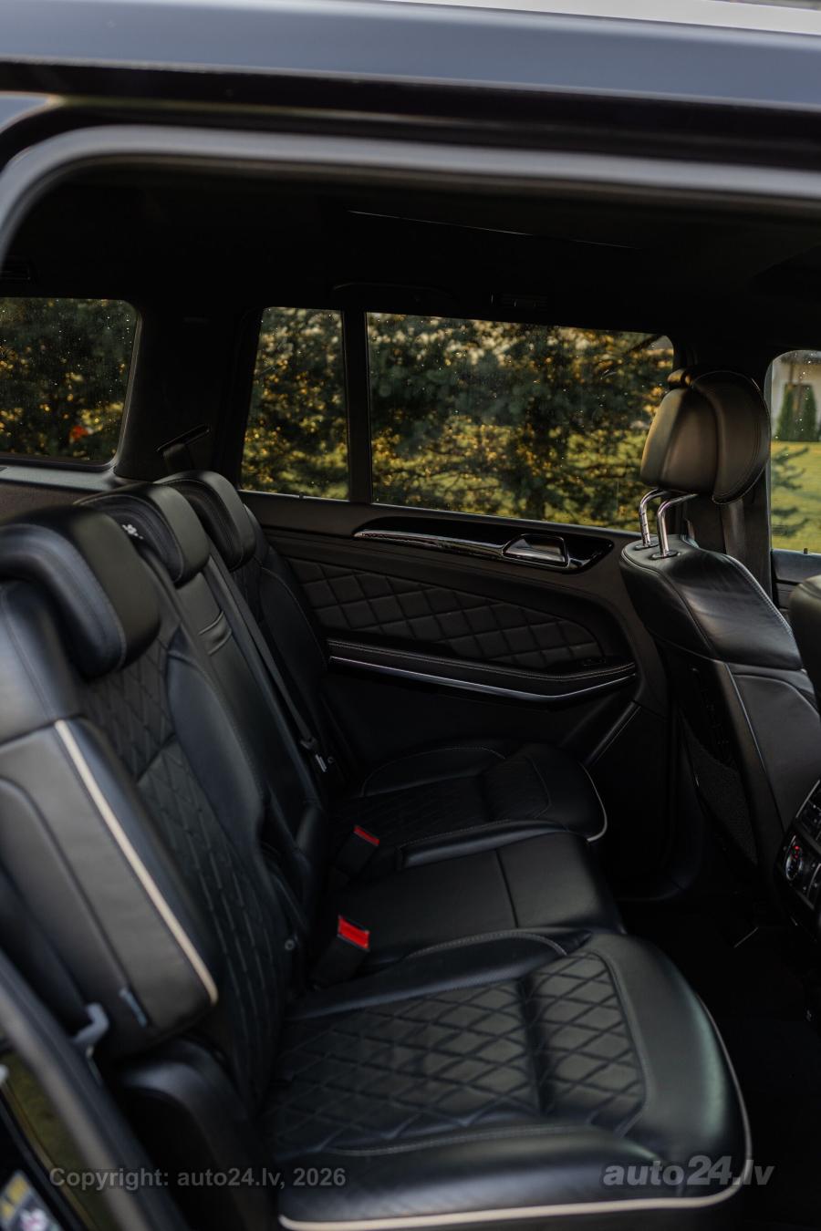 Black Mercedes-Benz GL-Class 2014 in Tallinn, with an engine capacity of 3.00 L and mileage of 257 thousand km for 25000 €, photo 9 on AUTOMOTO.COM.LV