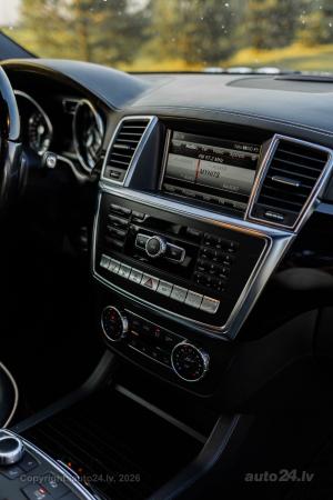 Black Mercedes-Benz GL-Class 2014 in Tallinn, with an engine capacity of 3.00 L and mileage of 257 thousand km for 25000 €, photo 10 on AUTOMOTO.COM.LV
