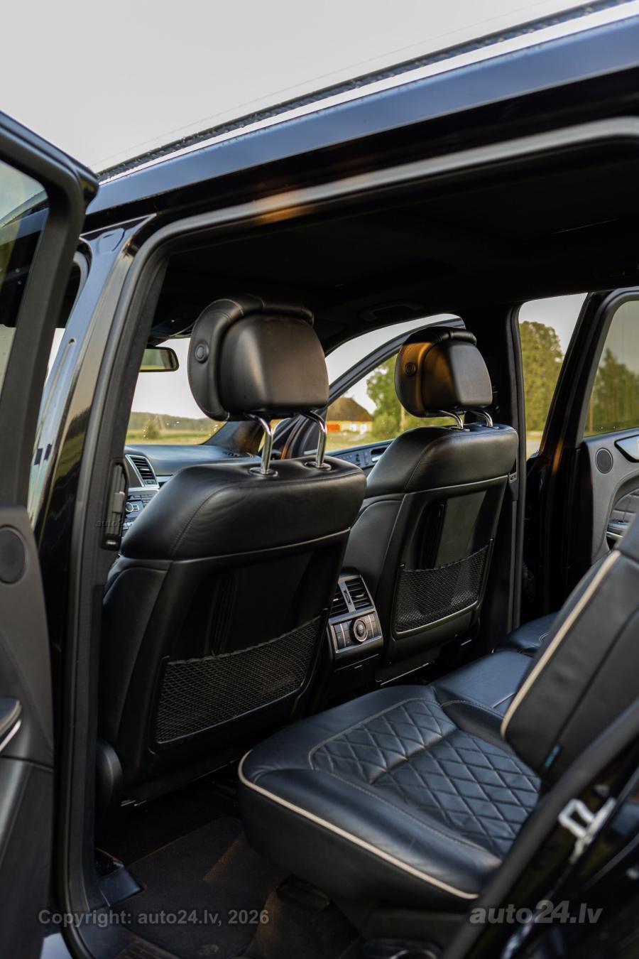 Black Mercedes-Benz GL-Class 2014 in Tallinn, with an engine capacity of 3.00 L and mileage of 257 thousand km for 25000 €, photo 14 on AUTOMOTO.COM.LV