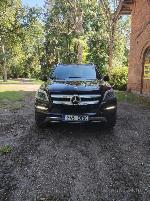 Мерседес ГЛ-класс 2014 в Таллин на AUTOMOTO.COM.LV Черный Мерседес ГЛ-класс 2014 в Таллин, объемом двигателя 3.00 л и пробегом 275 тыс. км за 21500 €, фото 3 на AUTOMOTO.COM.LV