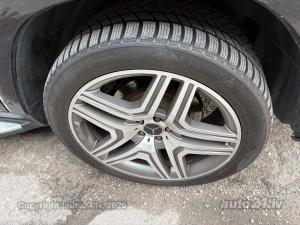 Black Mercedes-Benz GL-Class 2014 in Tallinn, with an engine capacity of 5.50 L and mileage of 178 thousand km for 29900 €, photo 19 on AUTOMOTO.COM.LV