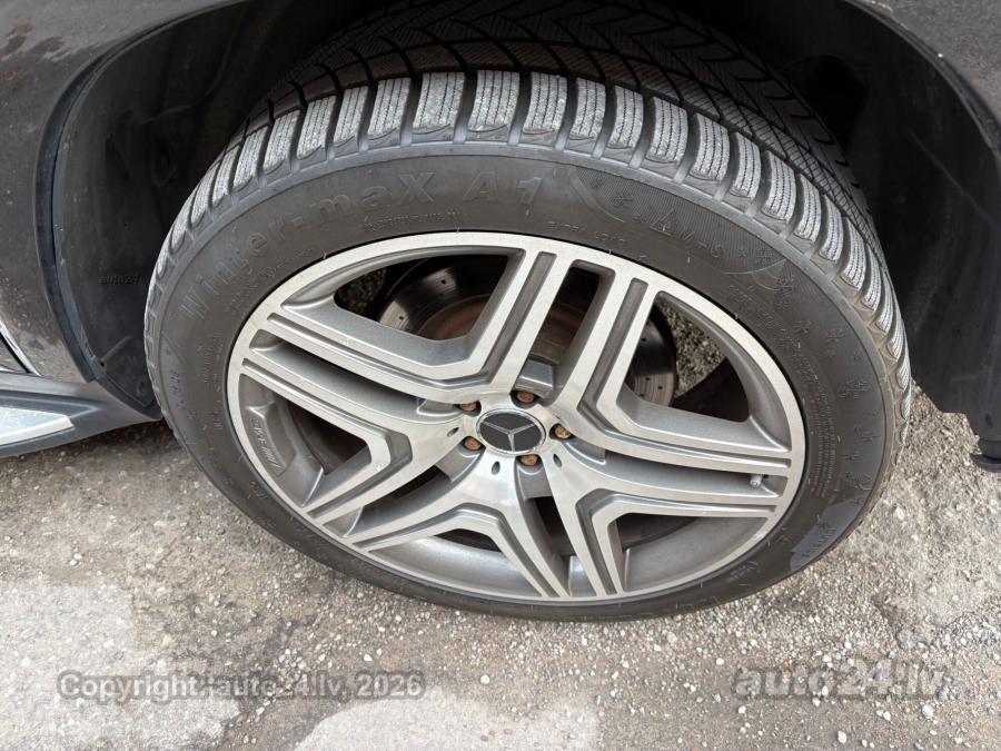 Black Mercedes-Benz GL-Class 2014 in Tallinn, with an engine capacity of 5.50 L and mileage of 178 thousand km for 29900 €, photo 19 on AUTOMOTO.COM.LV