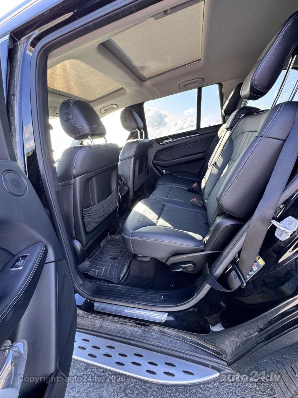 Black Mercedes-Benz GL-Class 2015 in Tallinn, with an engine capacity of 3.00 L and mileage of 252 thousand km for 20500 €, photo 11 on AUTOMOTO.COM.LV
