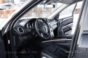 Black Mercedes-Benz GL-Class 2006 in Tallinn, with an engine capacity of 3.00 L and mileage of 314 thousand km for 6990 €, photo 9 on AUTOMOTO.COM.LV