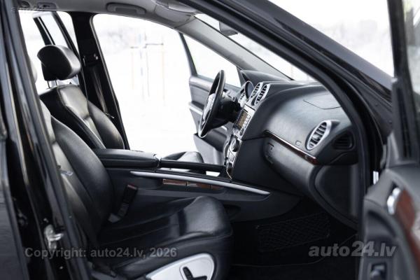 Melns Mercedes-Benz GL-Class 2006 Tallina, ar dzinēja tilpumu 3.00 L un nobraukumu 314 tūkst. km par 6990 €, foto 11 vietnē AUTOMOTO.COM.LV