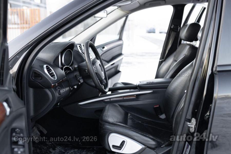 Black Mercedes-Benz GL-Class 2006 in Tallinn, with an engine capacity of 3.00 L and mileage of 314 thousand km for 6990 €, photo 15 on AUTOMOTO.COM.LV