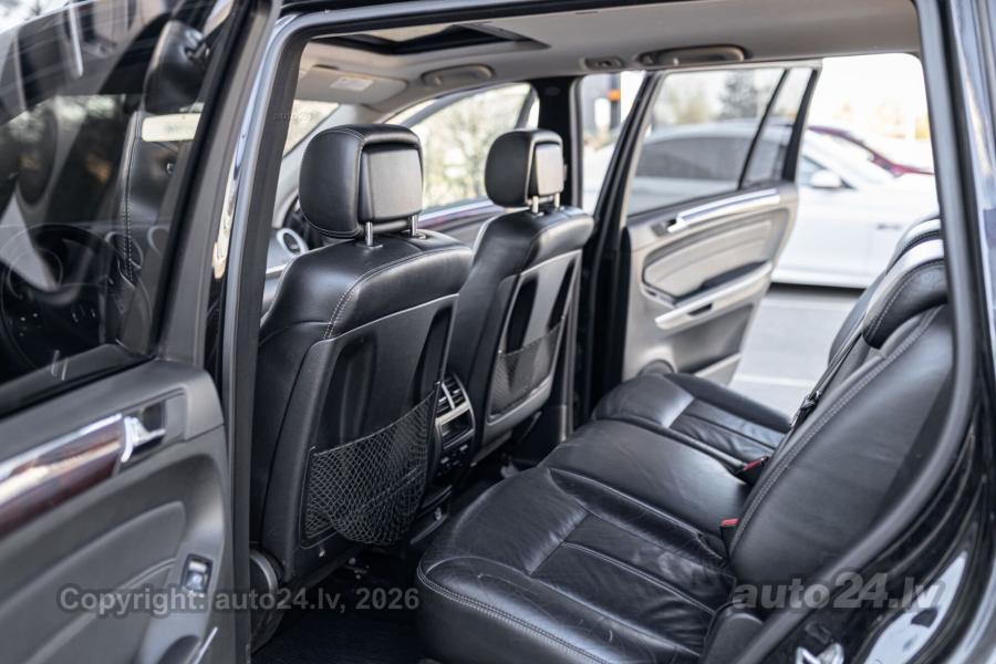 Melns Mercedes-Benz GL-Class 2006 Tallina, ar dzinēja tilpumu 3.00 L un nobraukumu 340 tūkst. km par 5998 €, foto 10 vietnē AUTOMOTO.COM.LV