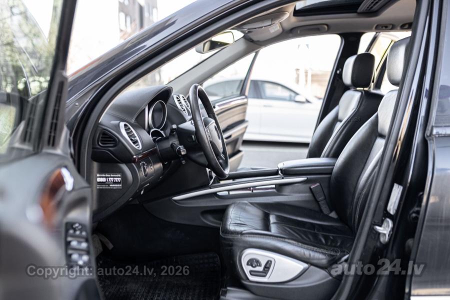 Melns Mercedes-Benz GL-Class 2006 Tallina, ar dzinēja tilpumu 3.00 L un nobraukumu 340 tūkst. km par 5998 €, foto 12 vietnē AUTOMOTO.COM.LV